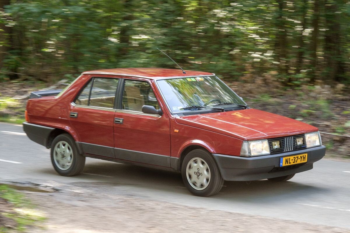 Cor and Ronald love Fiats from the 80s: rectangular and lots of plastic ...