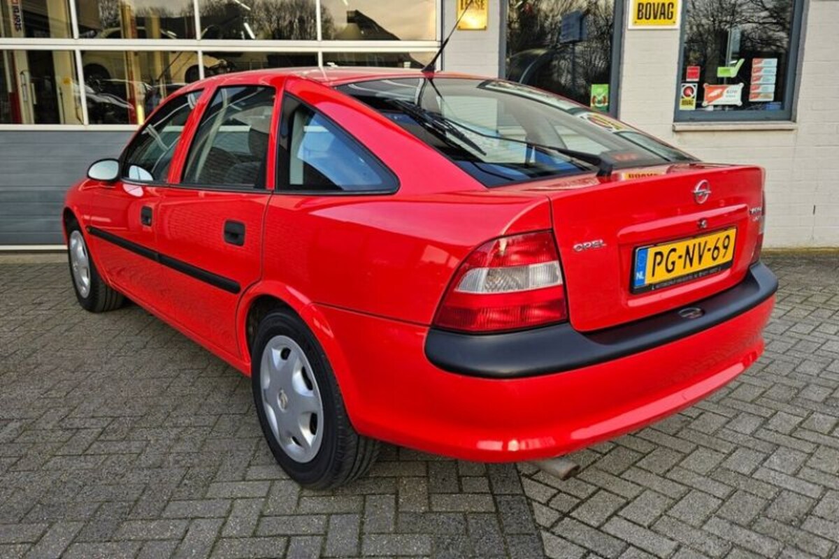 You cannot (and should not) miss this Opel Vectra - Enthusiast Wanted ...