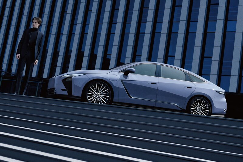 Nieuwe Lexus ES: scherper dan ooit en ook elektrisch! - AutoWeek