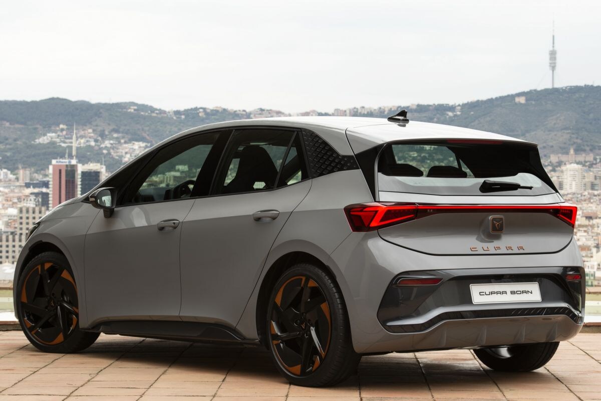 Cupra Born 79kWh 240kW VZ prijs en specificaties - AutoWeek