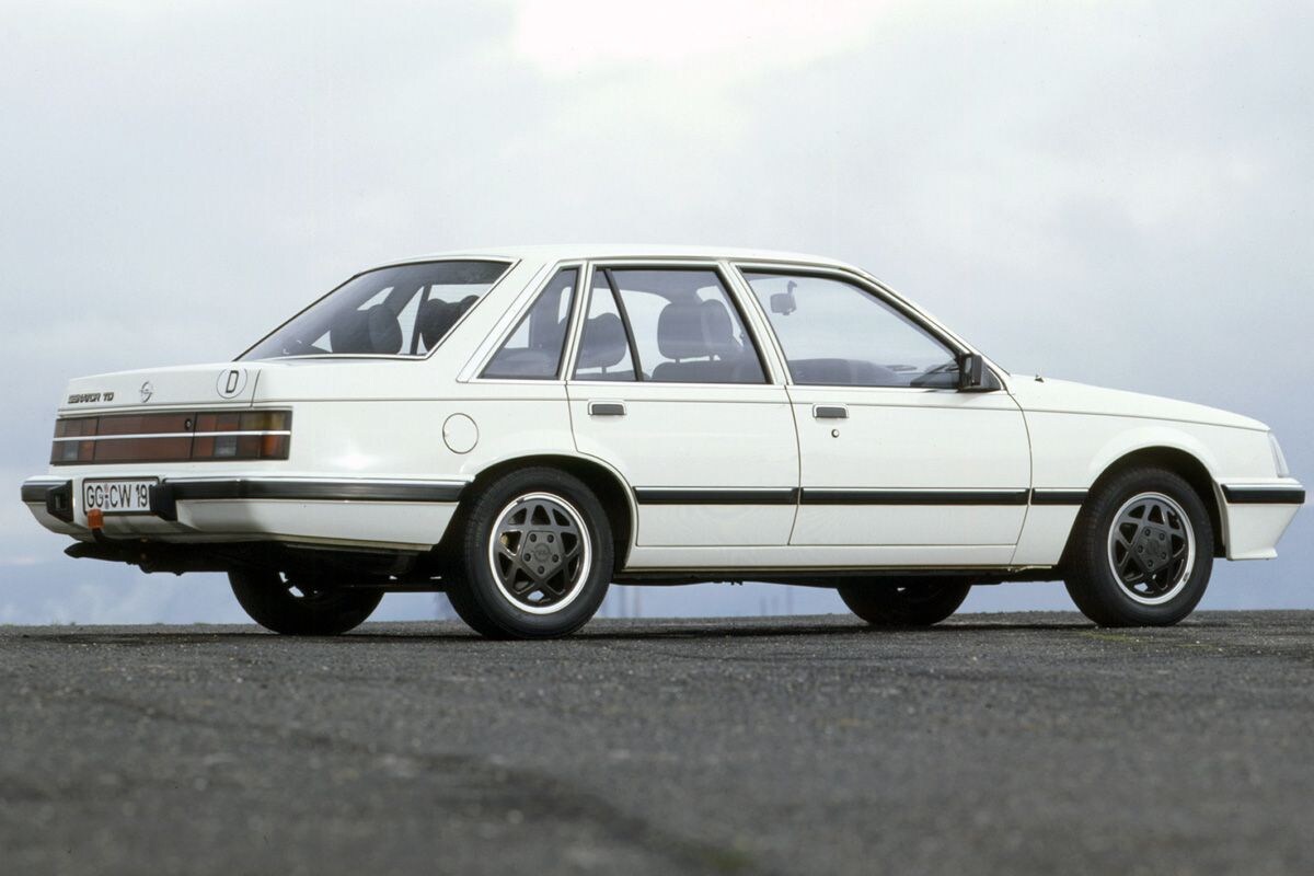 Opel Senator A / Opel Monza - Facelift Friday - AutoWeek