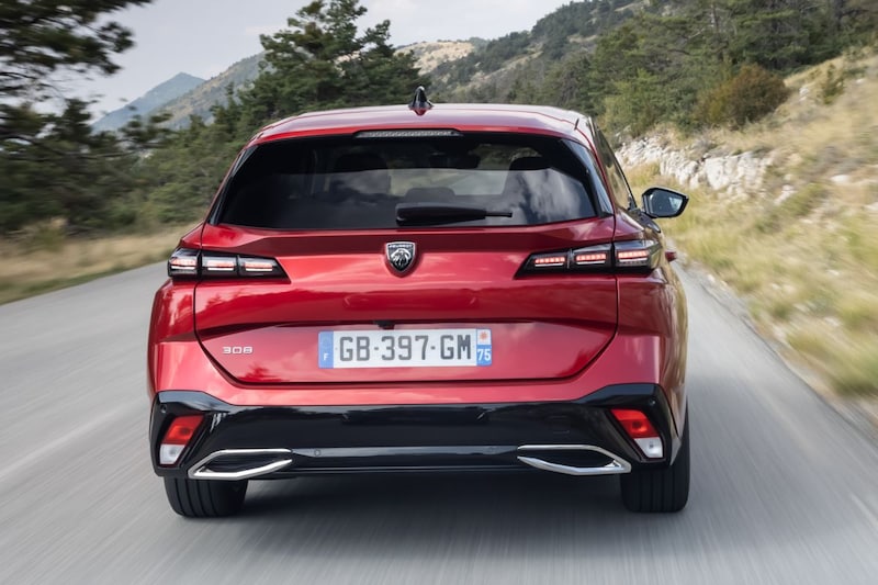 Peugeot 308 SW Allure Pack Business HYbrid 180 (2023) review