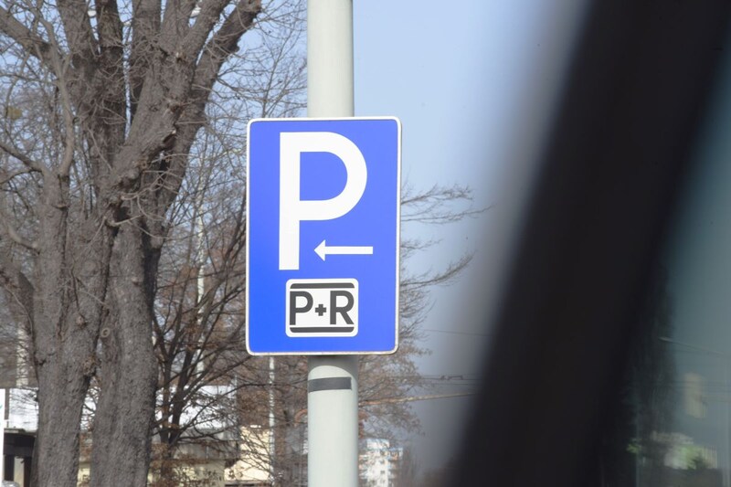 Hoe werkt P+R parkeren met OV naar het centrum? - AutoWeek