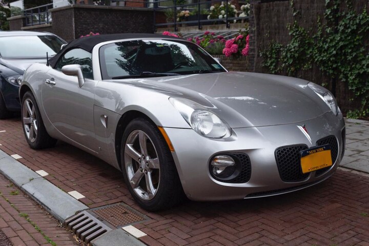 In het Wild: Pontiac Solstice - AutoWeek