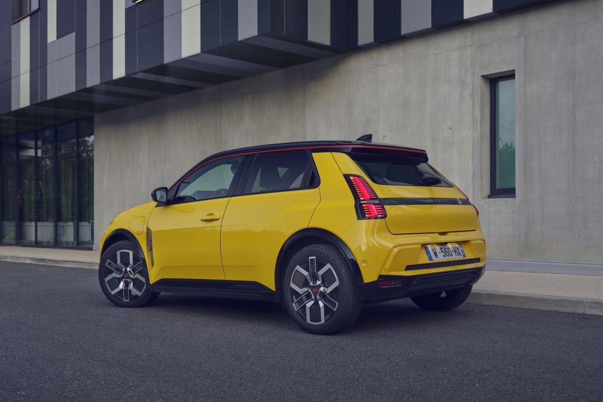 Renault 5 E-TECH comfort range techno prijs en specificaties
