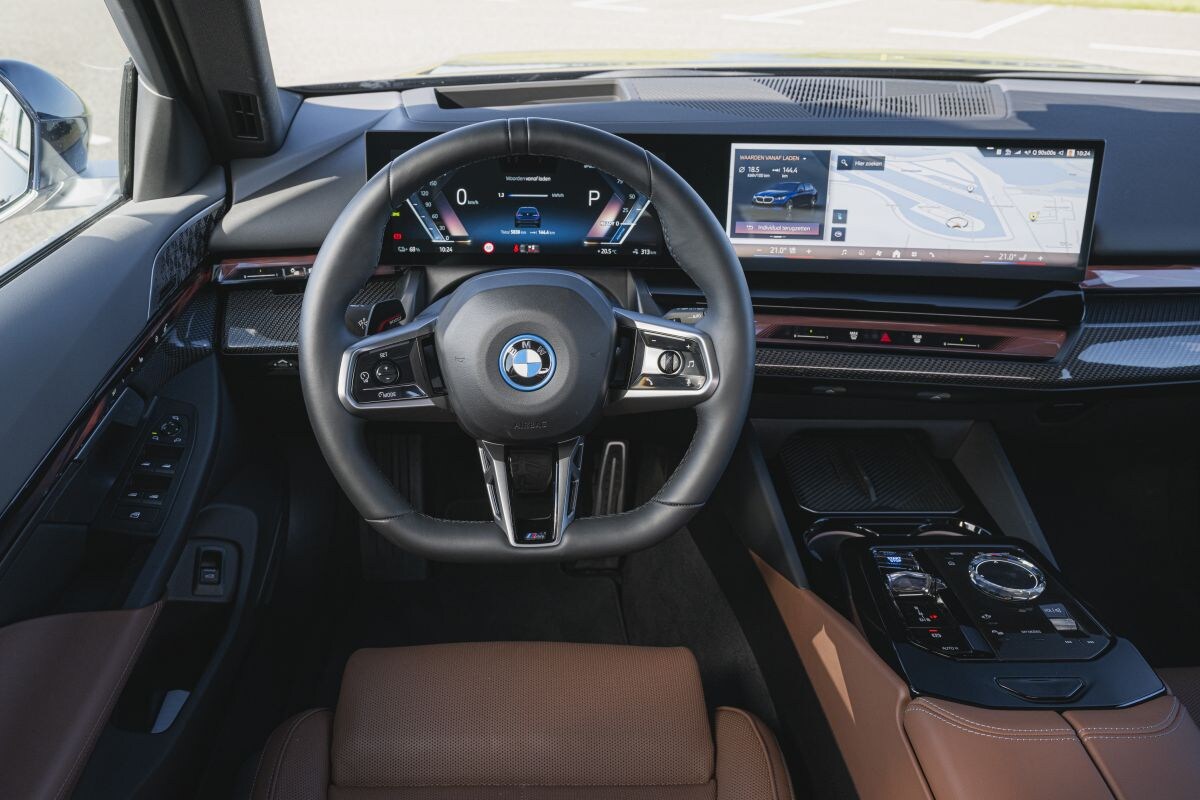 BMW i5 Touring vs. Volkswagen ID7 Tourer - Vergelijkende Test