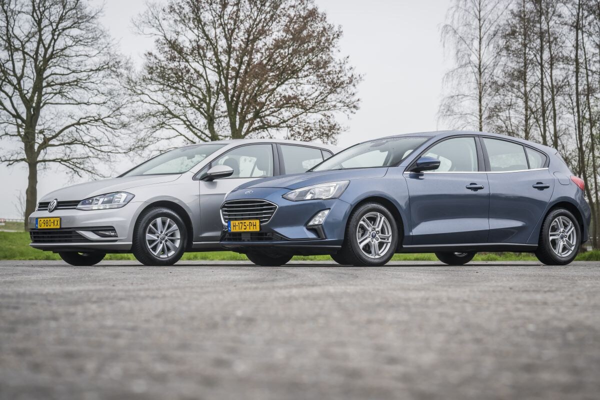 Used double test Volkswagen Golf vs. Ford Focus - Classic battle - Techzle