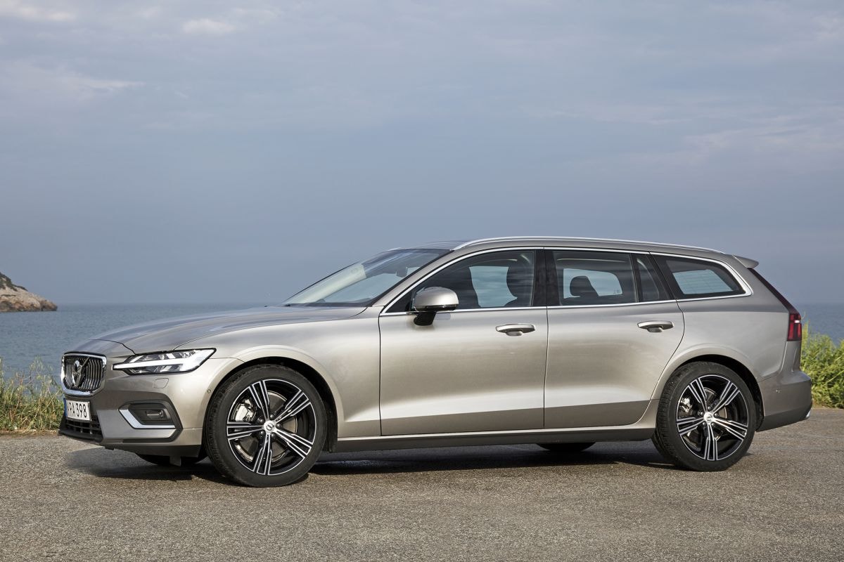 Volvo V60 T6 Plug-in Hybrid AWD Essential prijs en specificaties