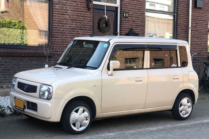 In het wild: Mazda Spiano (2005) - AutoWeek