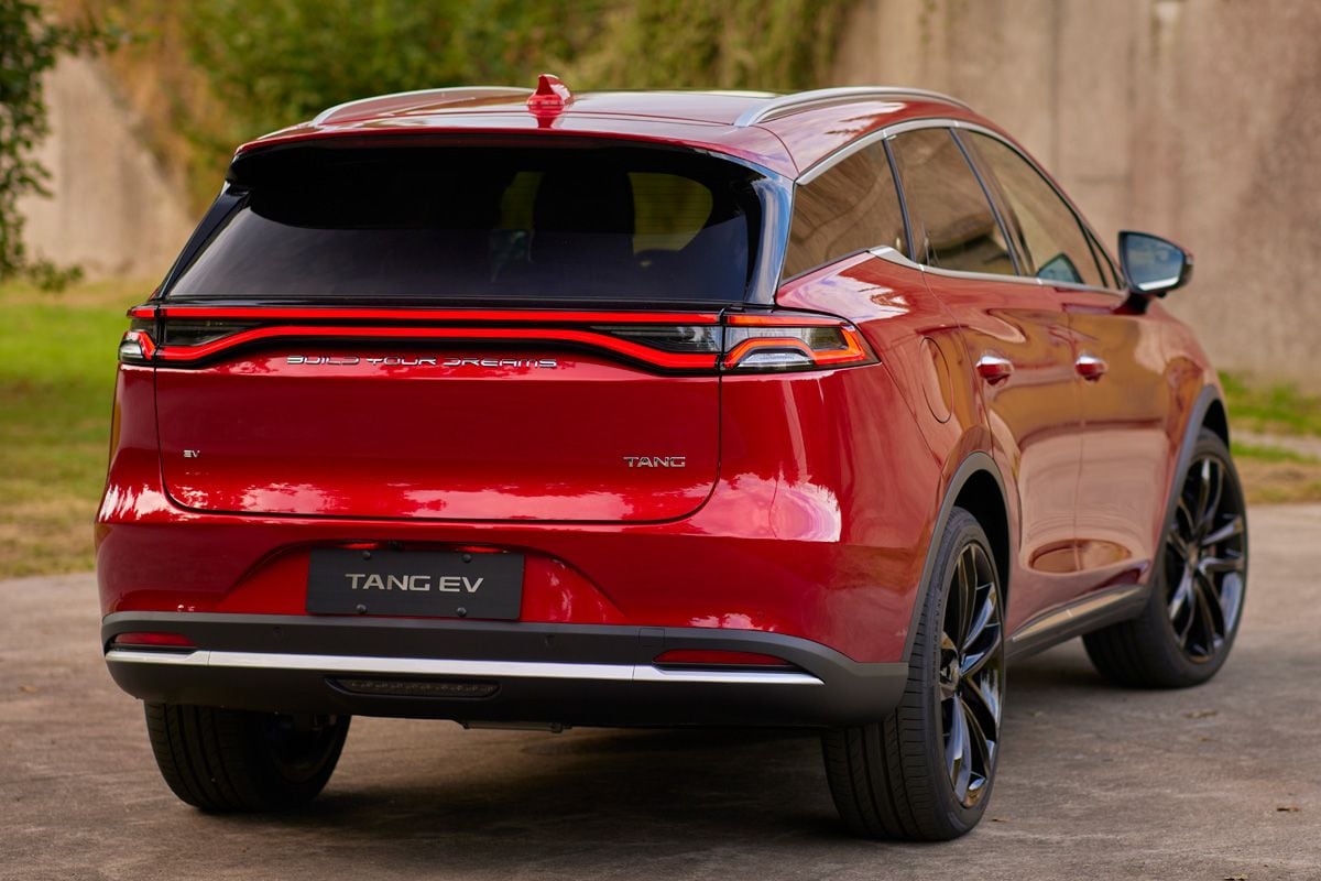 BYD Tang prijs en specificaties - AutoWeek