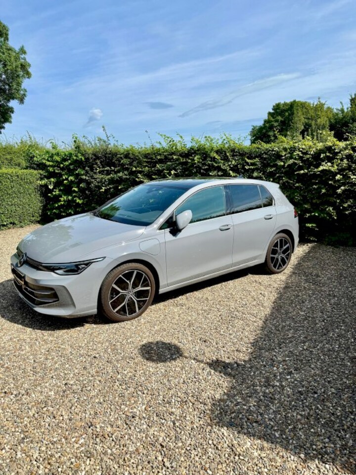 Volkswagen Golf 1.5 eHybrid 50 Edition (2024) review