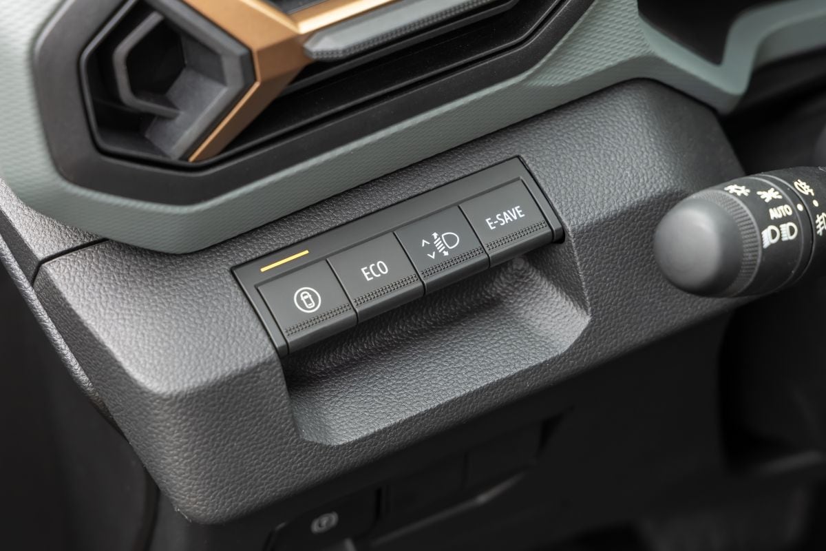 Dacia Duster HYBRID 140 Extreme (2024) review - AutoWeek