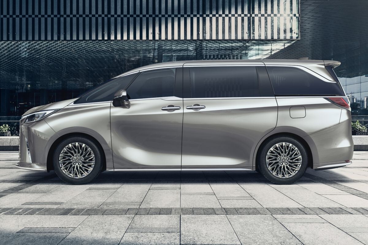 Lexus LM: hybride MPV met twee schuifdeuren - AutoWeek