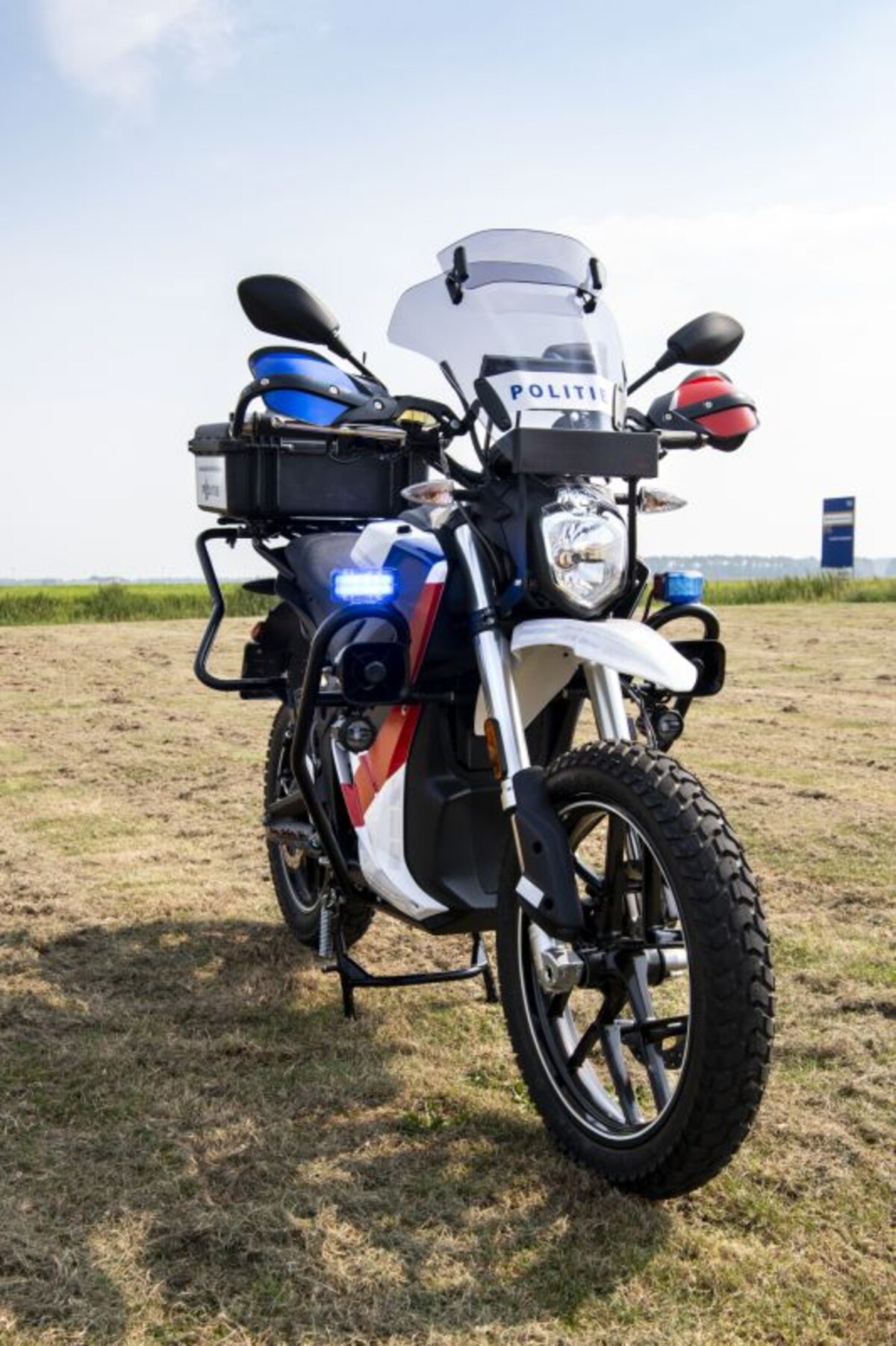 Politie start emissieloze pilot - AutoWeek