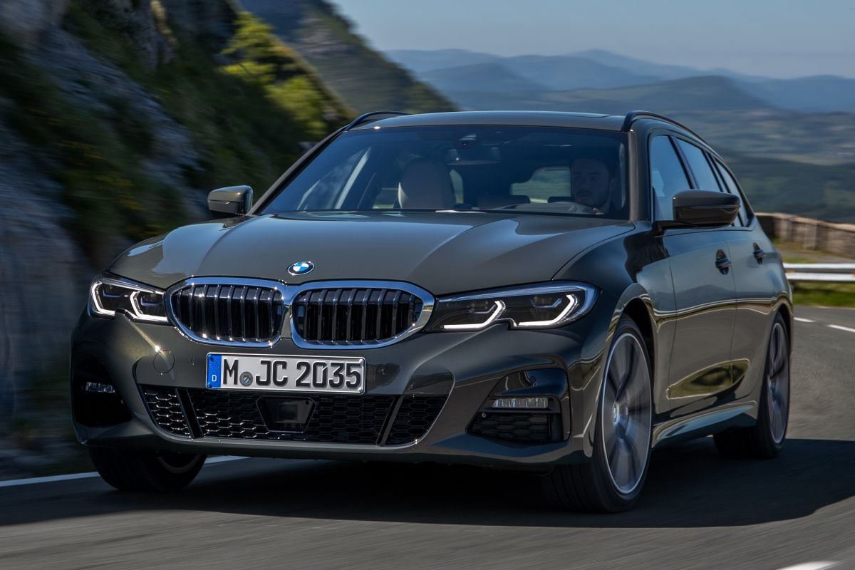 BMW 330e Touring (2020) review - AutoWeek