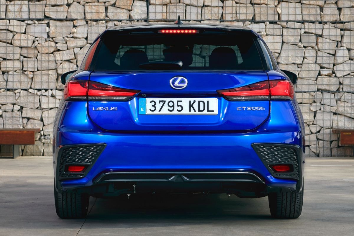 Lexus CT 200h Hybrid Ultimate Edition (2020) review