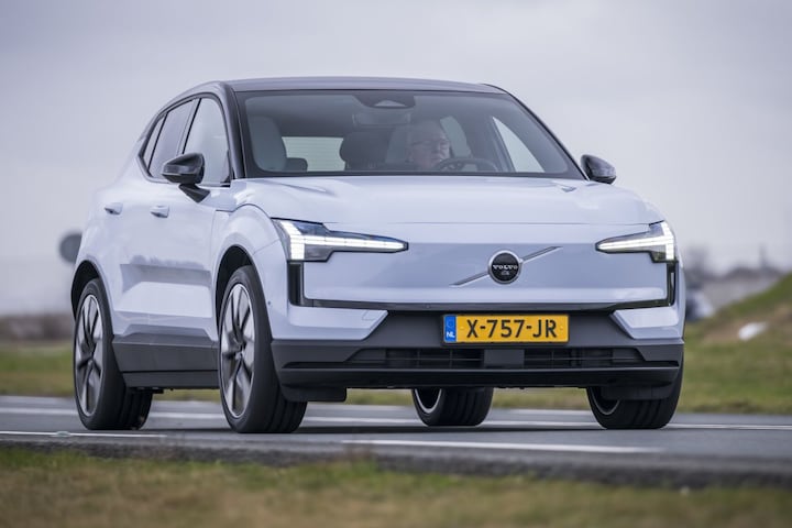 Nieuwe auto's in juli: Volvo EX30 haalt Tesla Model Y in - AutoWeek