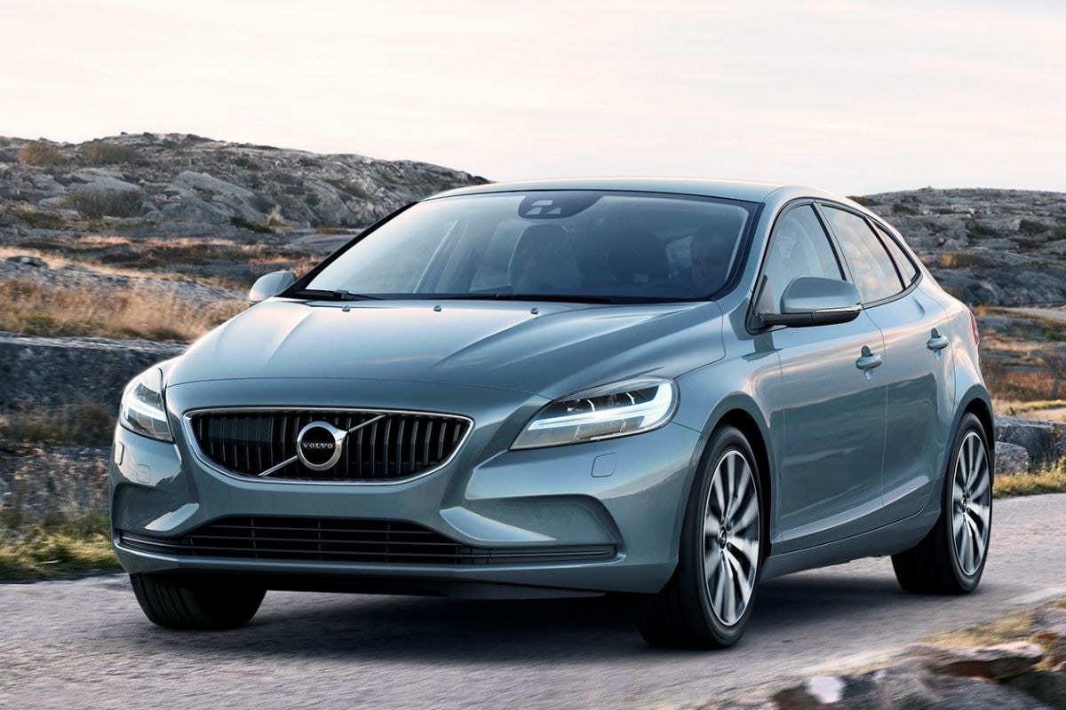 Volvo V40 T4 R-Design (2017) review - AutoWeek