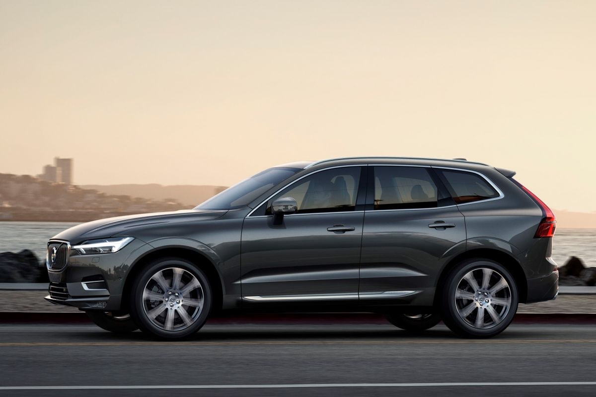 Volvo XC60 T8 Plug-in Hybrid AWD Ultra Black Edition (2024) review