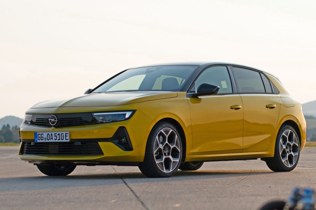 Opel Astra 1.6 Turbo Hybrid 180pk Edition prijs en specificaties