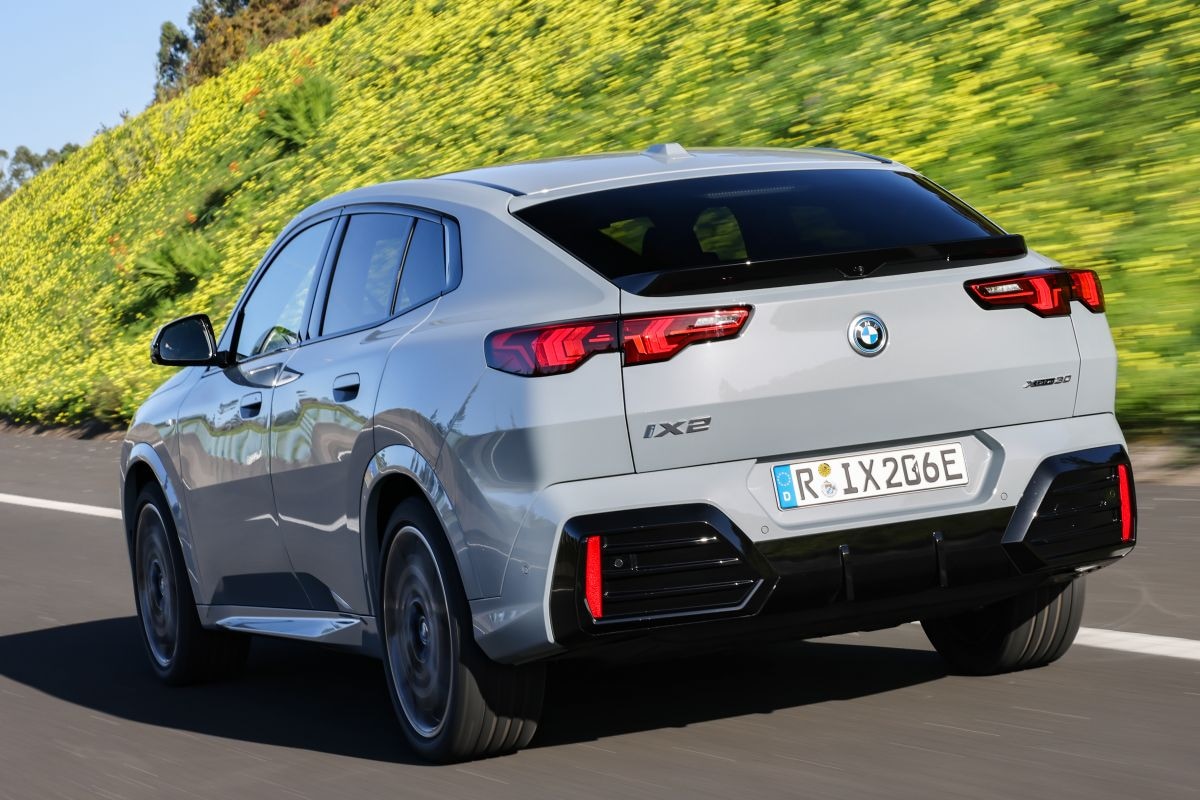 BMW iX2 eDrive20 prijs en specificaties - AutoWeek