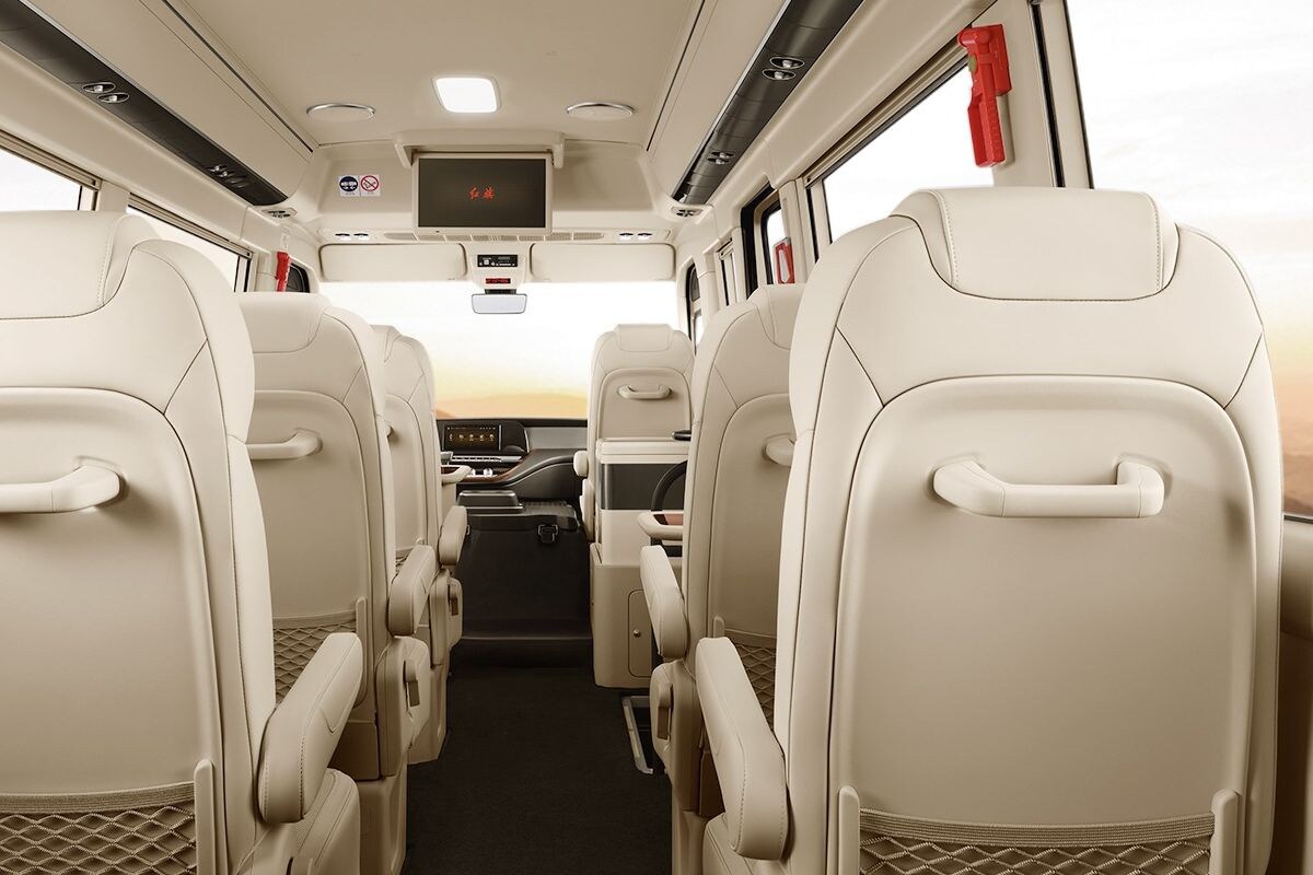 Hongqi Guoyue: luxury bus with heavy fencing - Techzle