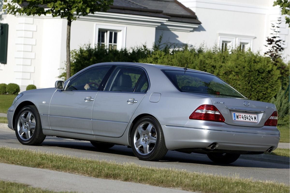 Lexus LS 430 (2003) - Facelift Friday - AutoWeek