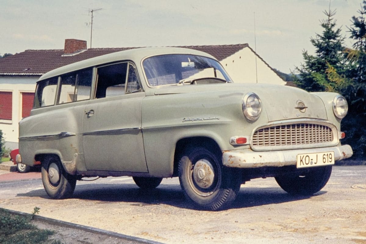 Deze roestige Opel Olympia Caravan is een rijdend experiment