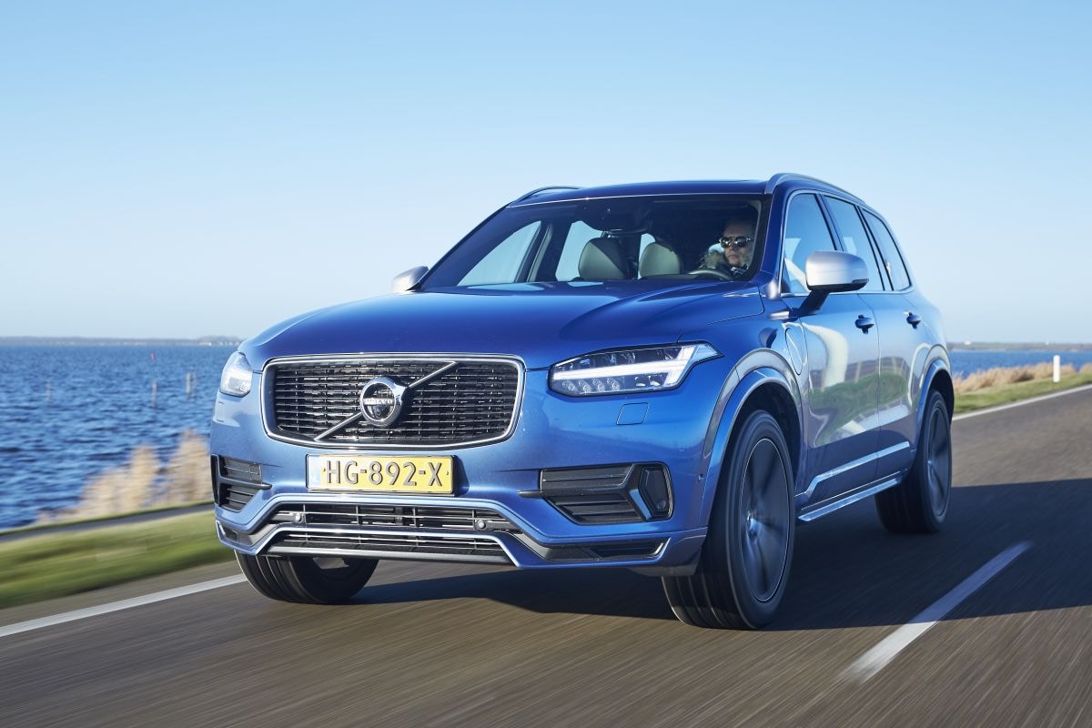 Volvo XC90 T8 R-Design (2016) Autotest - AutoWeek