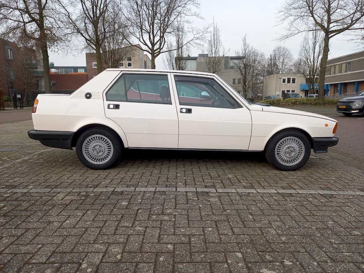 Alfa Romeo Giulietta (1978) review - AutoWeek