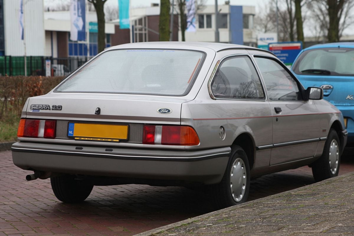 Deze Ford Sierra is prachtig oud geworden - In het Wild - AutoWeek