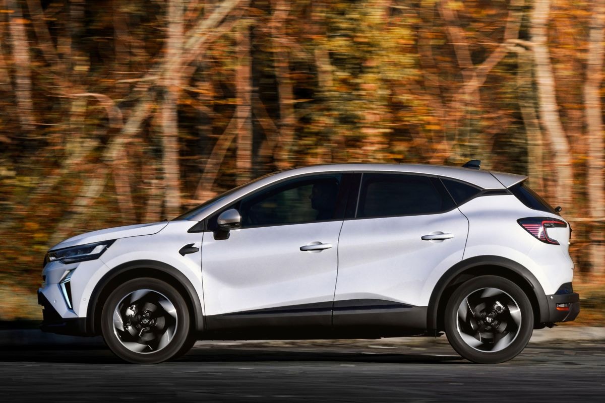 Renault Captur full hybrid 145 esprit Alpine (2024) review