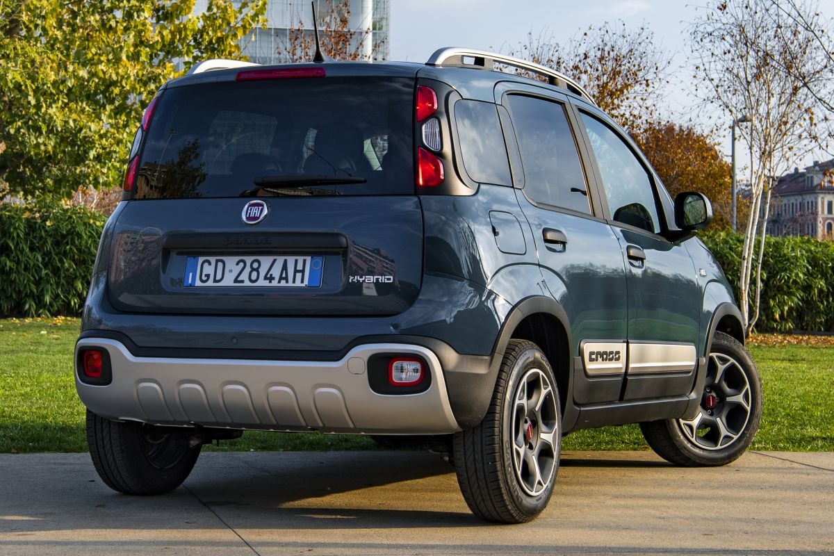 Fiat Panda 1.0 Hybrid Cross prijs en specificaties - AutoWeek