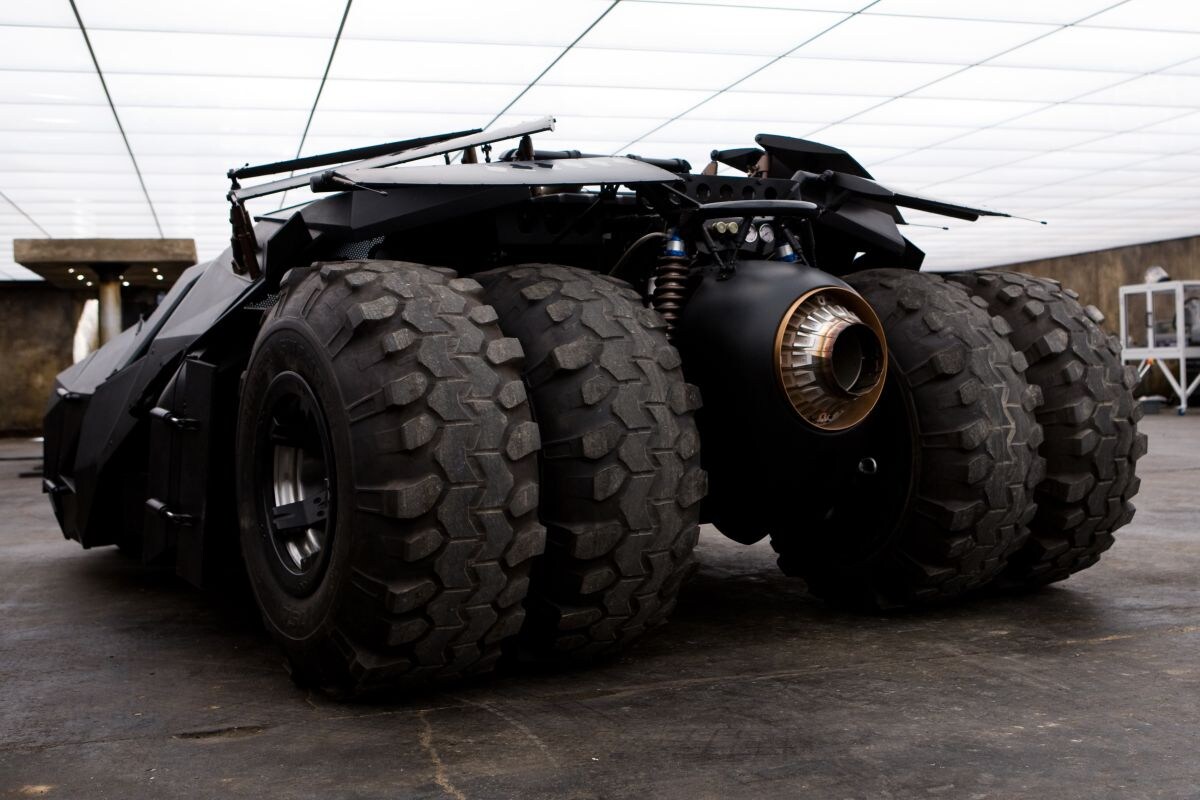Voel je even Batman met Tumbler Batmobile van €2,77 miljoen
