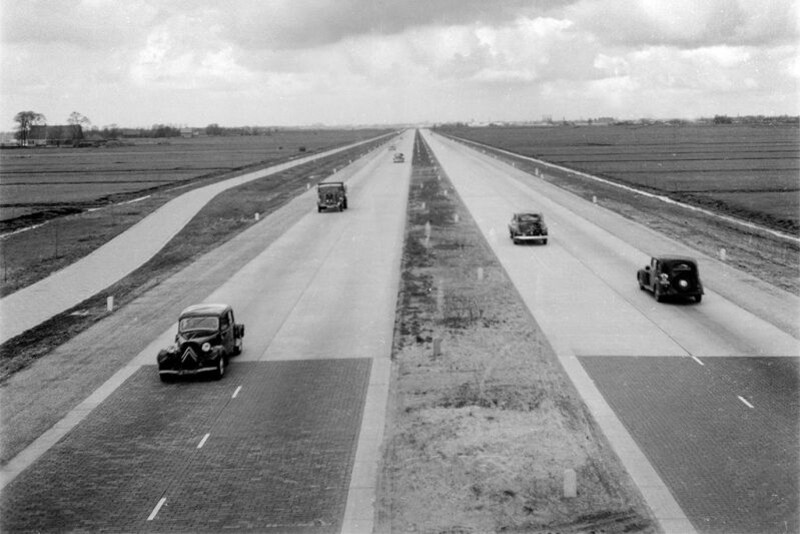 Hoe de eerste Nederlandse autosnelwegen ontstonden - AutoWeek