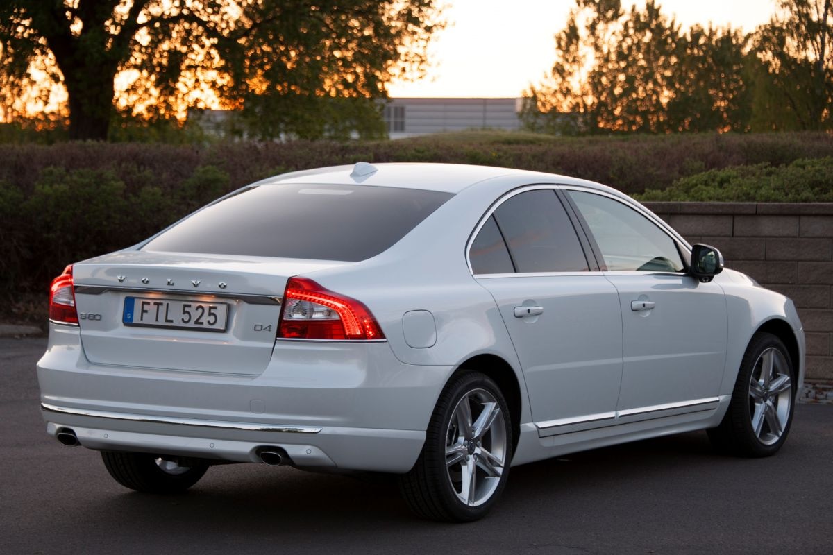 Volvo S80 D4 Kinetic (2014) review - AutoWeek