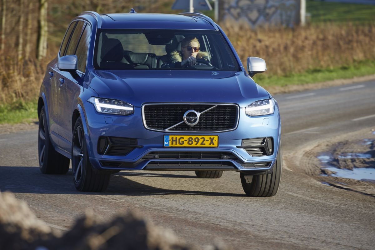Volvo XC90 T8 R-Design (2016) Autotest - AutoWeek
