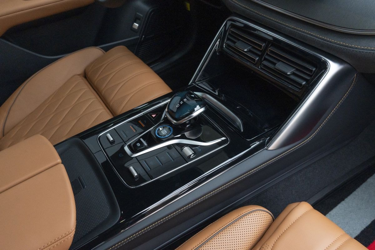 Vernieuwde BYD Tang: 517 pk en 530 kilometer bereik én goedkoper