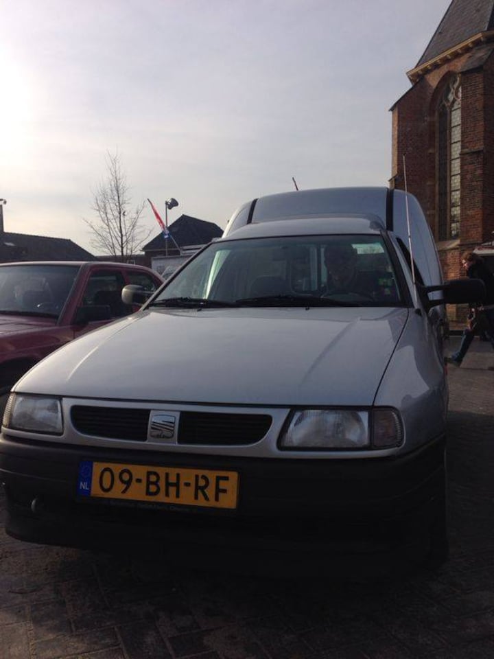 Seat Inca (2003) review - AutoWeek