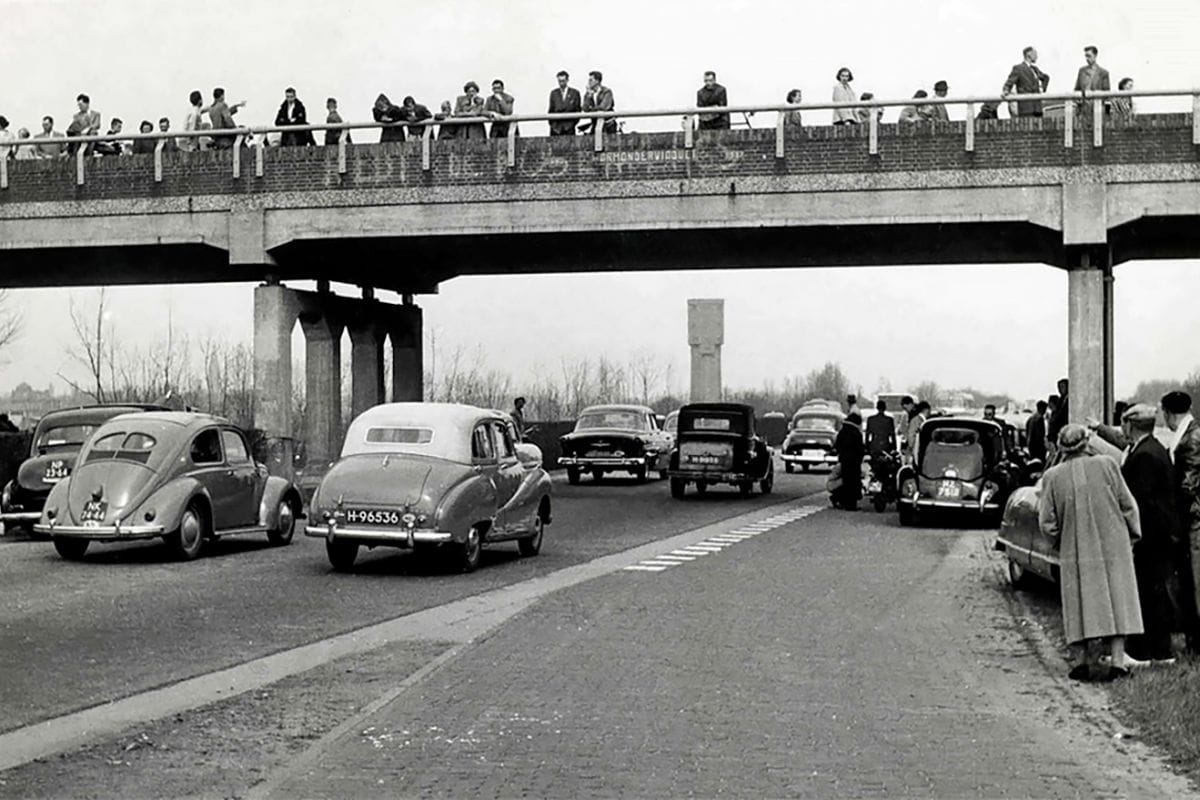 Hoe de eerste Nederlandse autosnelwegen ontstonden - AutoWeek
