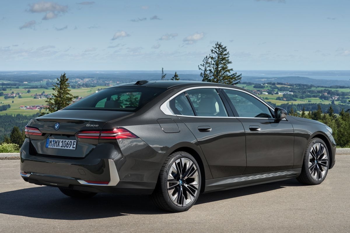 BMW 550e xDrive prijs en specificaties - AutoWeek