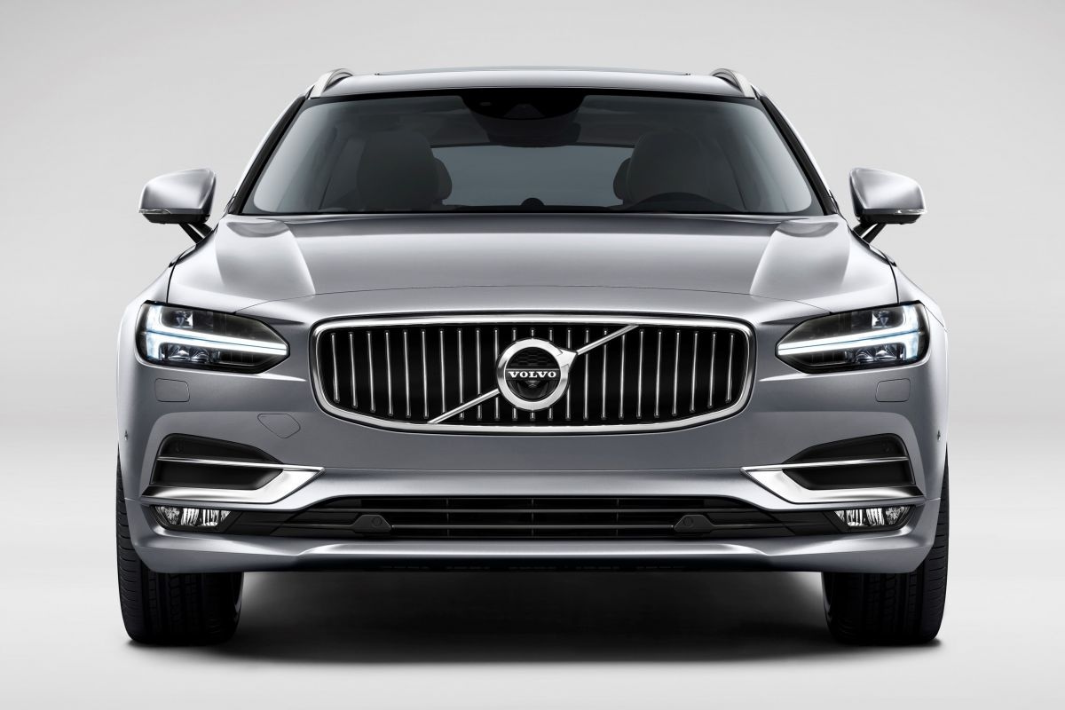 Volvo V90 T8 Twin Engine AWD Momentum prijs en specificaties