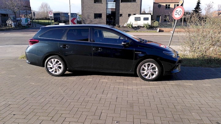 Gebruikersreview van Toyota Auris Touring Sports 1.8 Hybrid Dynamic ...