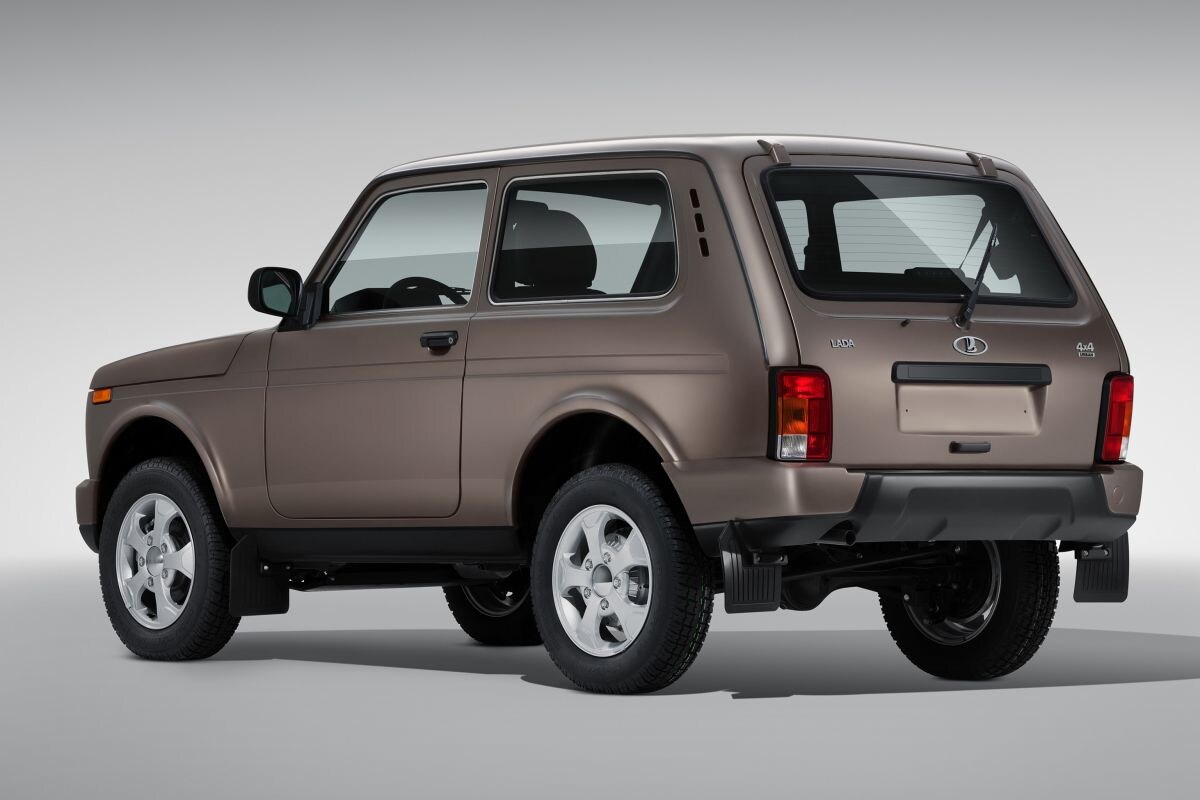 Lada 4x4 krijgt nieuw binnenste - AutoWeek