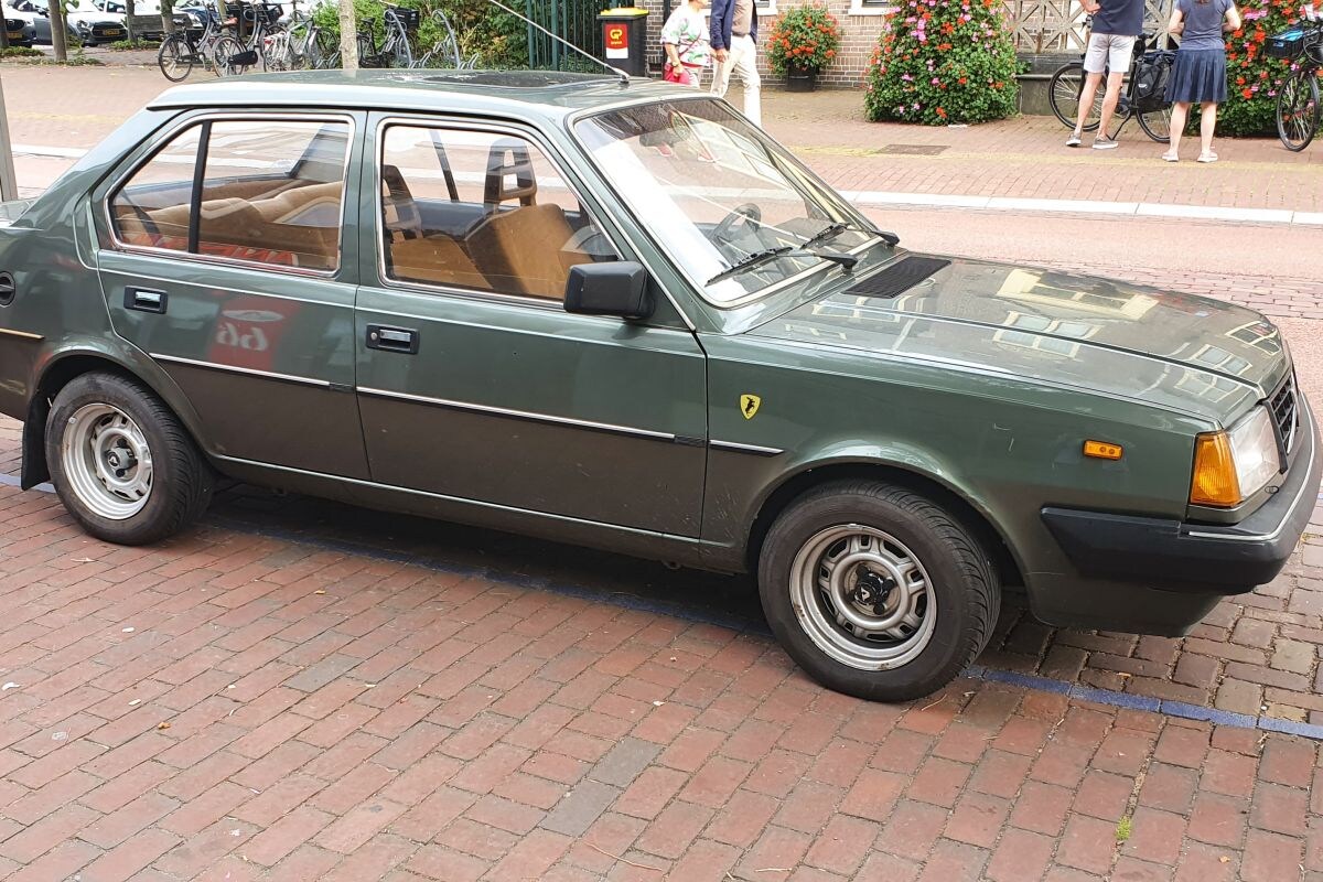Volvo 340 (1984) - In het Wild - AutoWeek