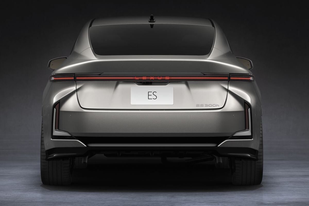 Nieuwe Lexus ES: scherper dan ooit en ook elektrisch! - AutoWeek
