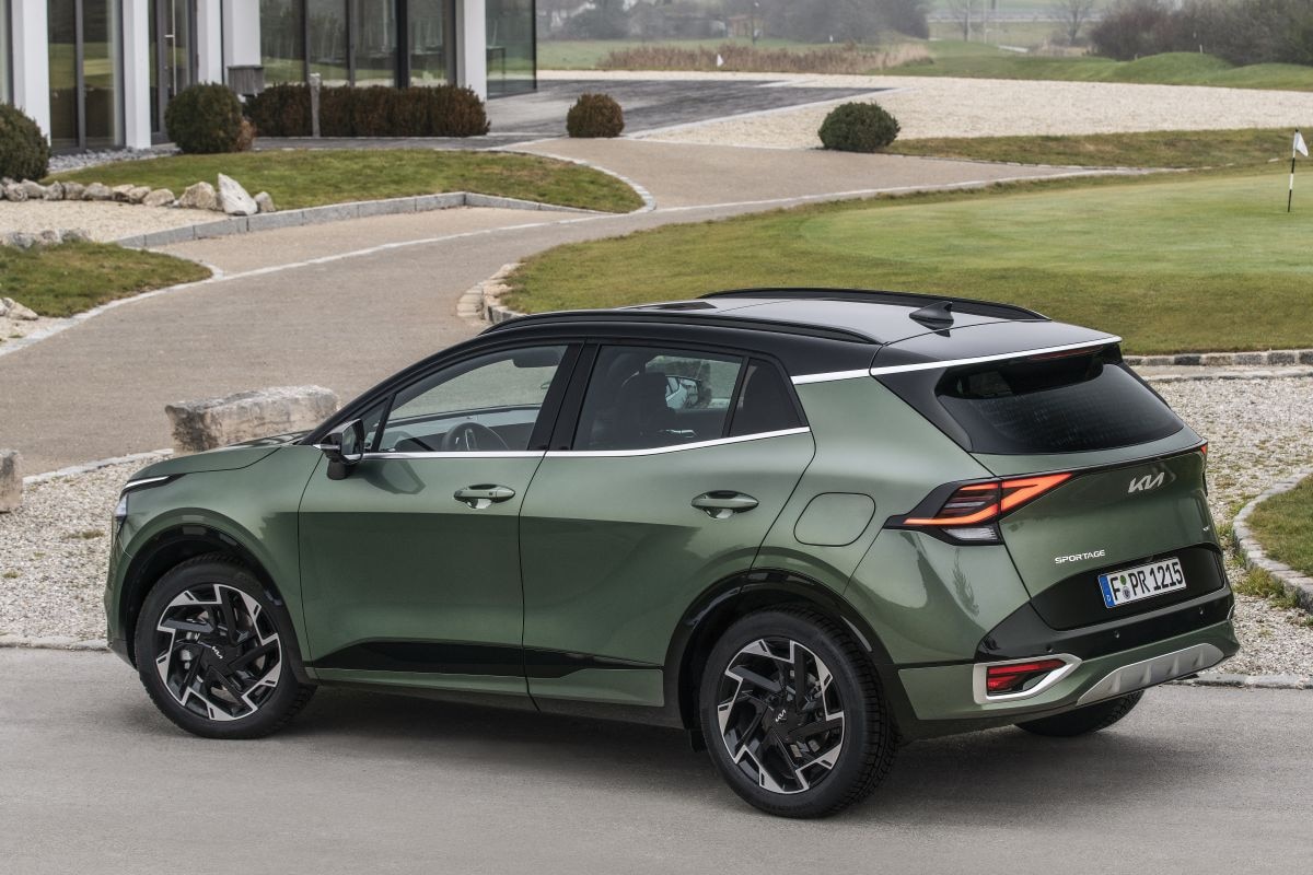 Kia Sportage 1.6 T-GDi Hybrid GT-Line (2023) review