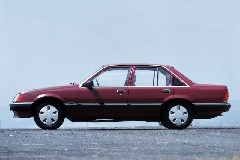 Opel Rekord 2.3 D Berlina prijs en specificaties - AutoWeek