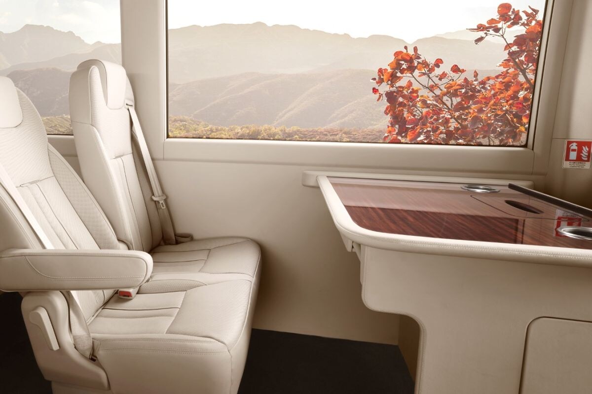 Hongqi Guoyue: luxury bus with heavy fencing - Techzle