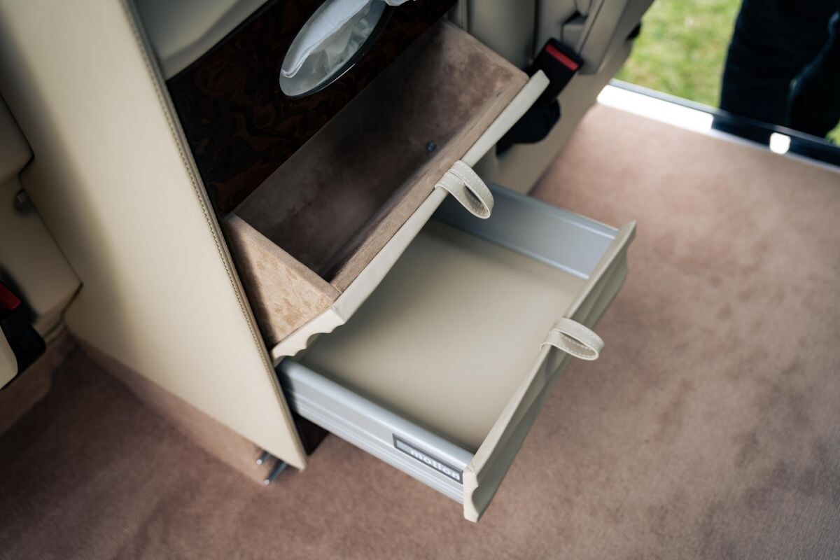 VIP LEVC Taxi is extreem luxe London Cab - AutoWeek